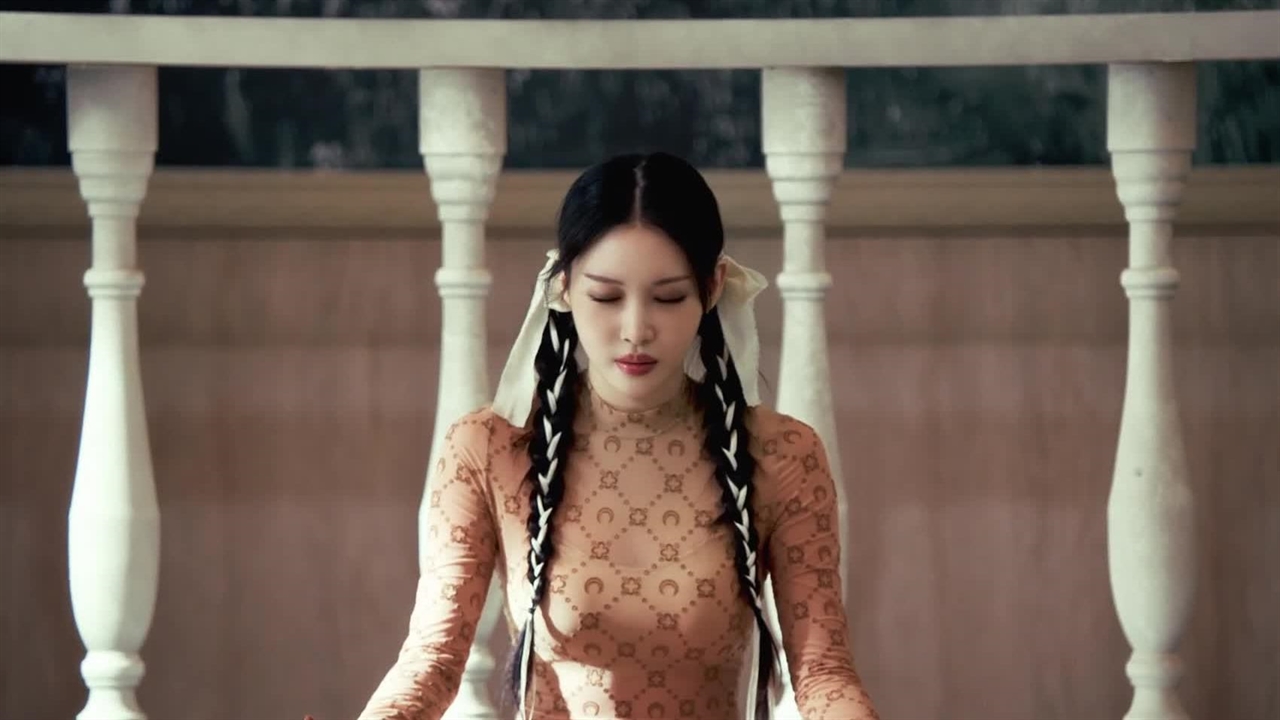 تیزر موزیک ویدئو STRESS از چونگها (تاریخ ریلیز آلبوم در کپشن) | CHUNG HA (청하) - 'STRESS' MV ...